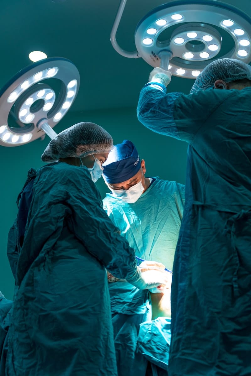 Opération hallux valgus : causes, symptômes et traitement